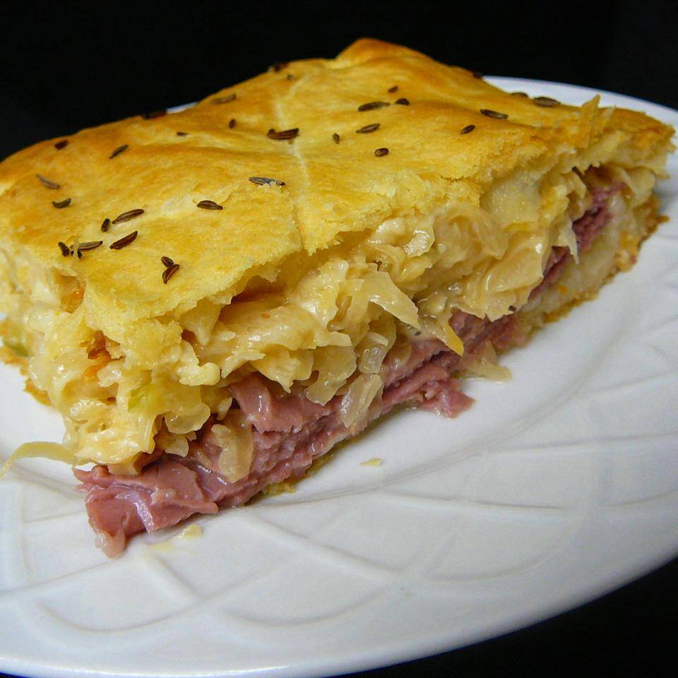 REUBEN CRESCENT BAKE - Skinny Daily Recipes