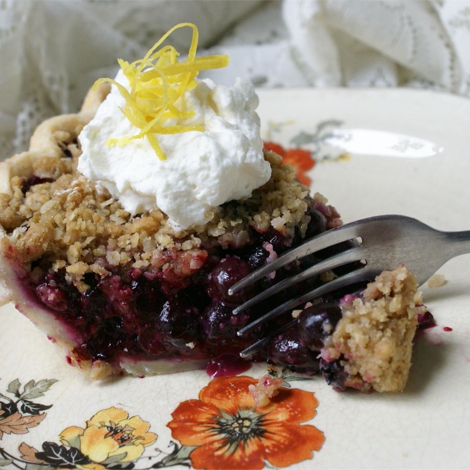 Homemade Wild Blueberry Pie with Crumb Top! - Skinny Daily Recipes